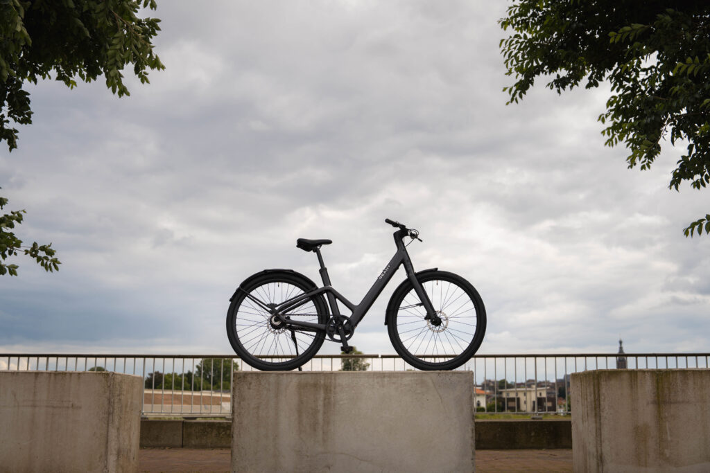 E-Bike im Regen: Ist ein leichtes Modell die bessere Wahl? - Reanybikes